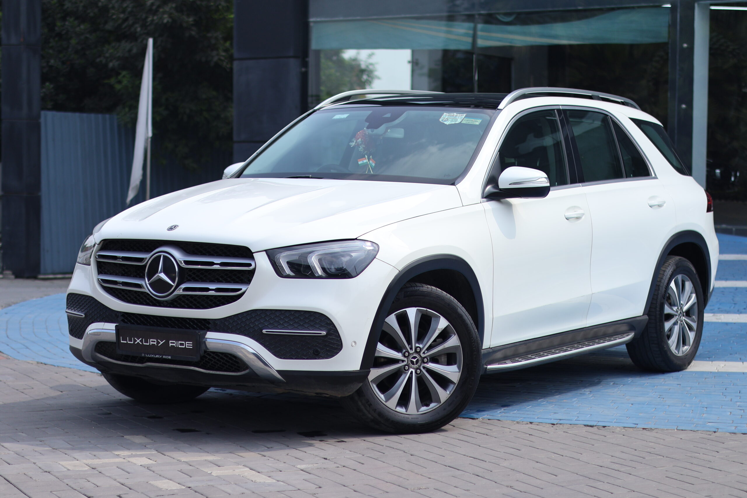 Mercedes- Benz Gle 300 4Matic – Luxuryride